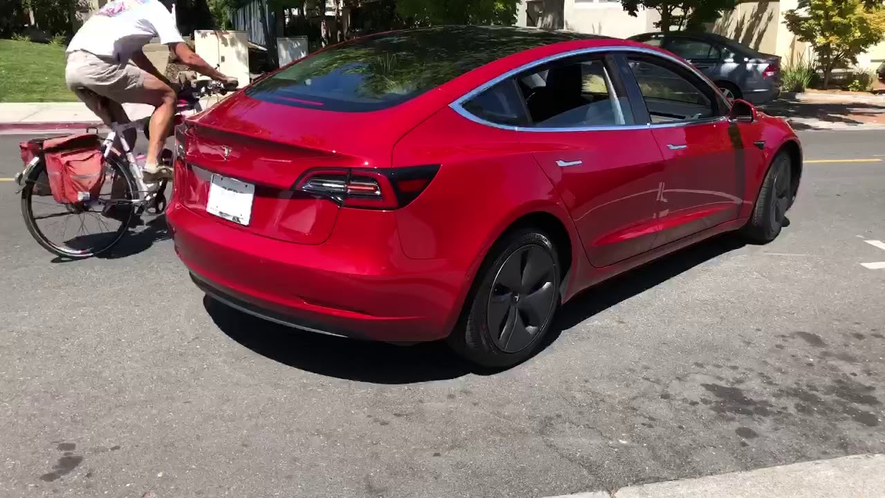 Tesla Model 3, Auto Parallel park. - YouTube