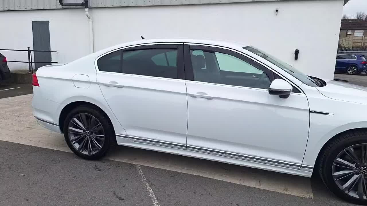 221T1376 - 2022 Volkswagen Passat 2.0 TDI 150HP R-Line 19 Upgraded ...