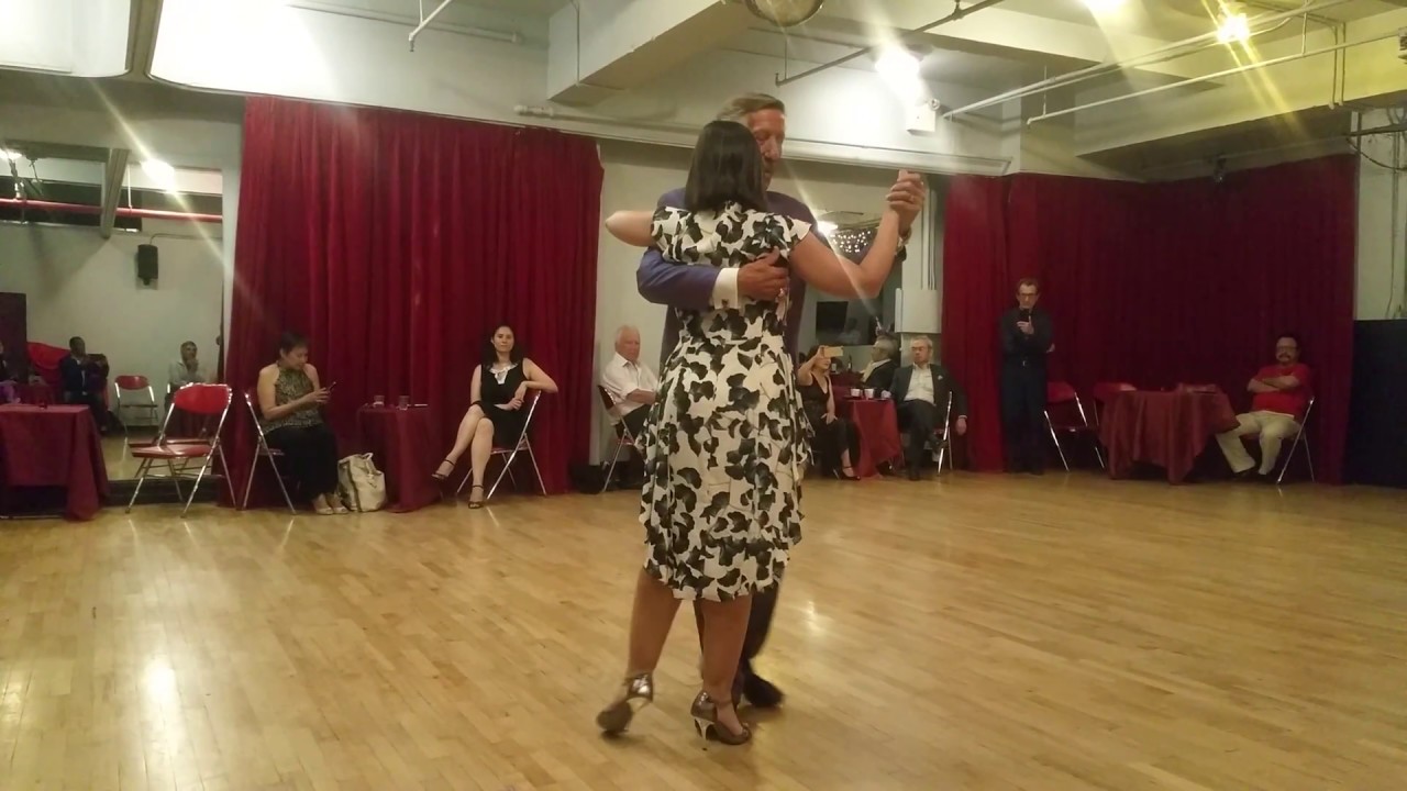 Argentine tango: "El Flaco Dani" & Mariana Parma - Nada - YouTube