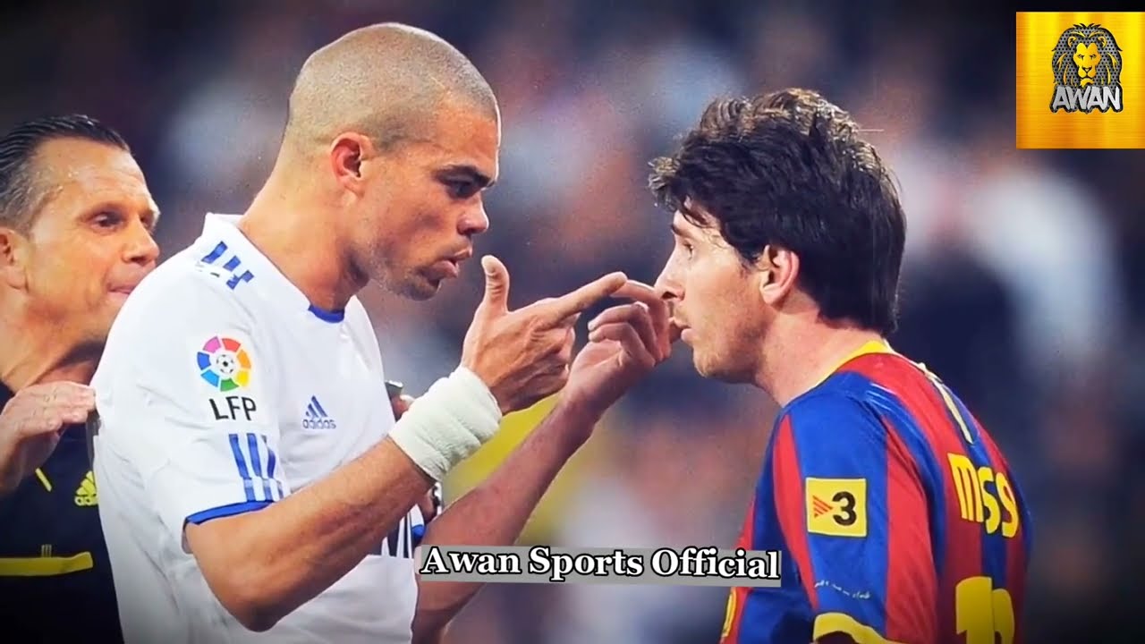 Unbelievable fight during the football match, 🤯 - YouTube