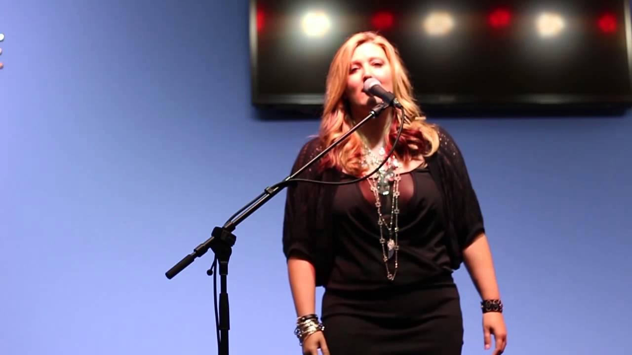 Erica Nicole performing in Zoom Tan Live Lounge - YouTube