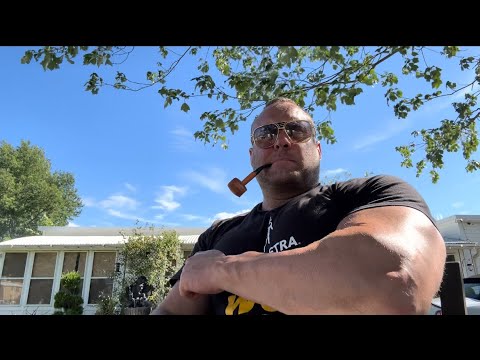 Pipe smoking muscle guy - YouTube