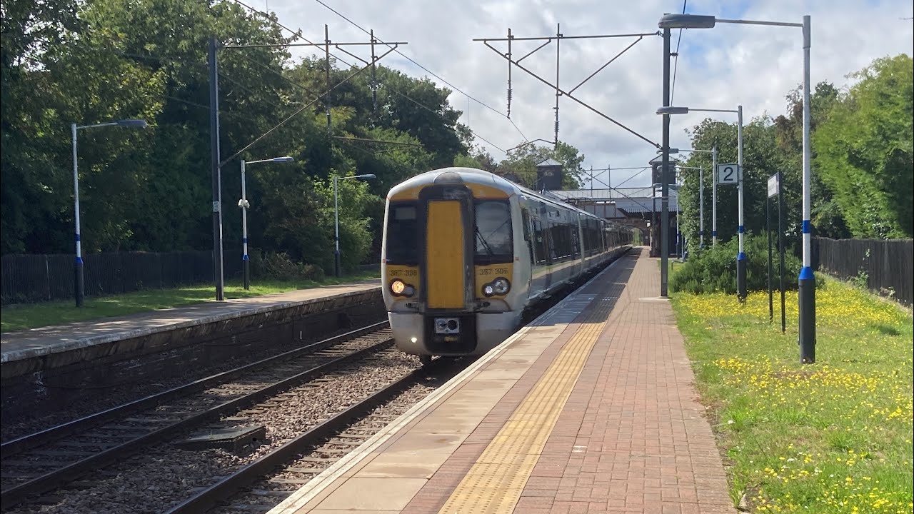 Trains at Letchworth Garden City (12/08/23) - YouTube
