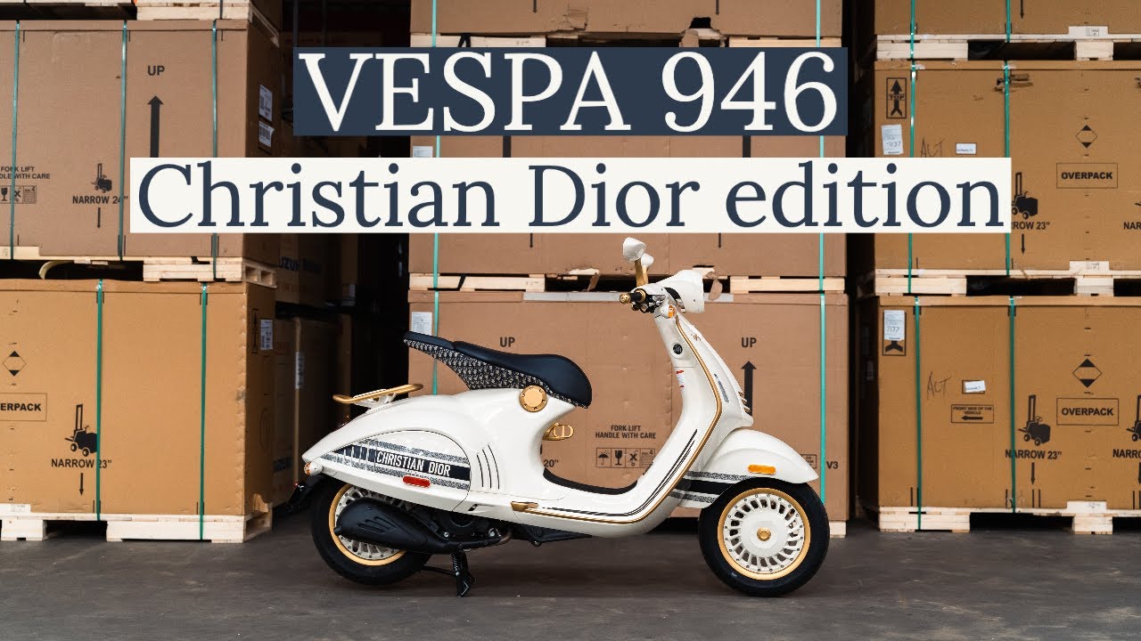 UNBOXING - Vespa 946 | Christian Dior edition - YouTube