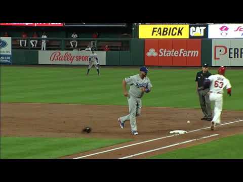 Runner Lane Interference No Call - YouTube