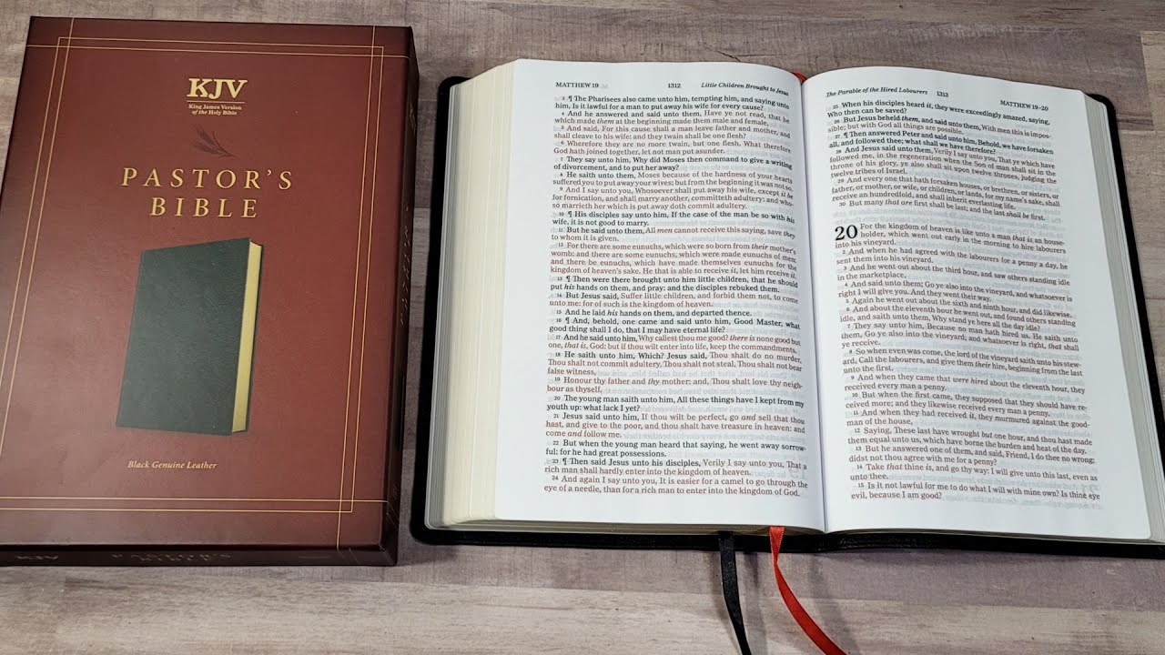 Holman KJV Pastor's Bible in genuine leather - YouTube