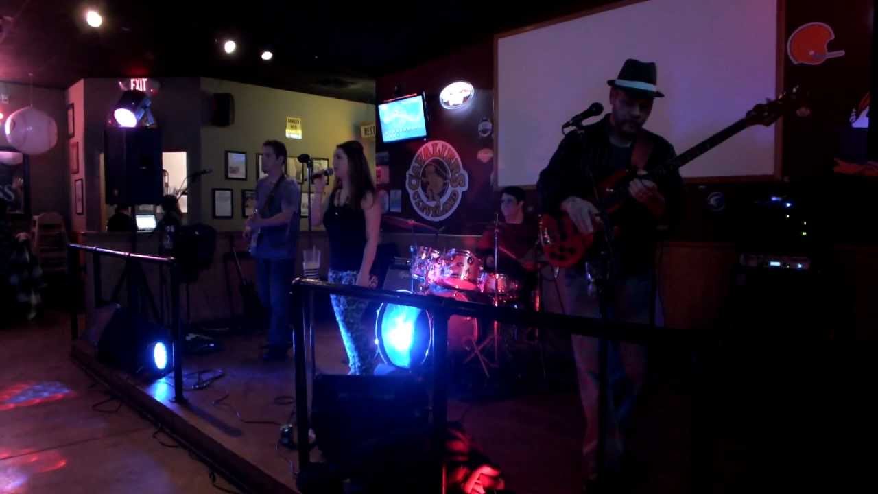 Maria Vrenko singing Me & Bobby McGee wih Top Dog Band - YouTube