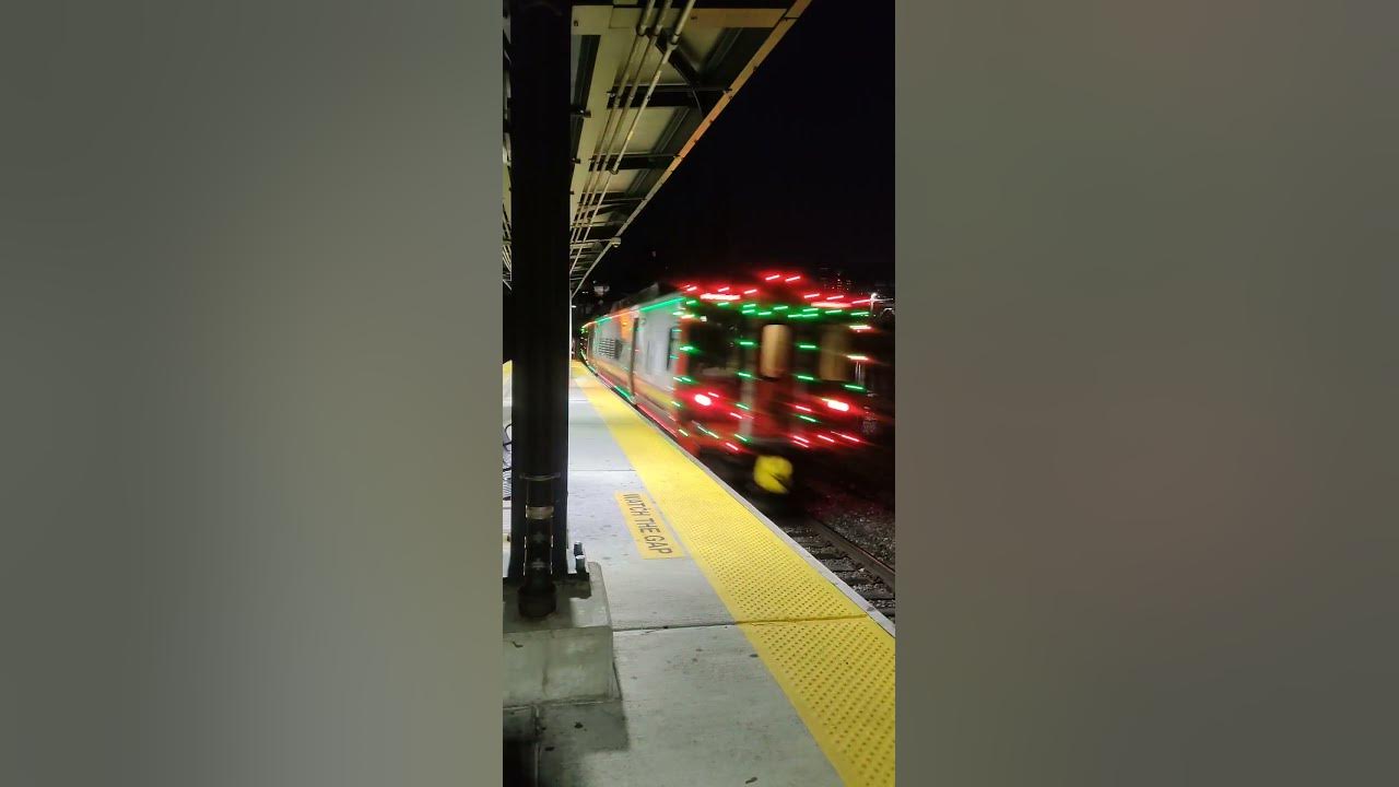 Kawasaki M8 on Grand Central bound Metro North "Holiday train" departing Marble Hill - YouTube