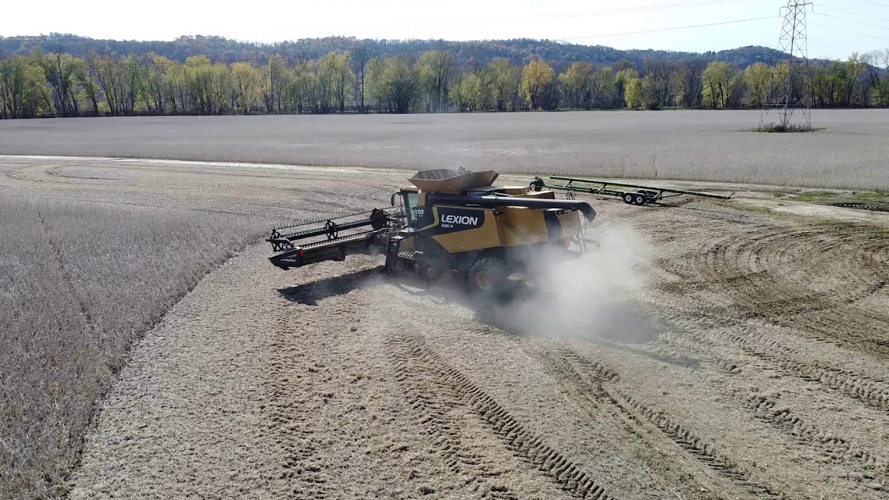 CAT / Claas Lexion 595R Soybean Harvest in Ohio - YouTube