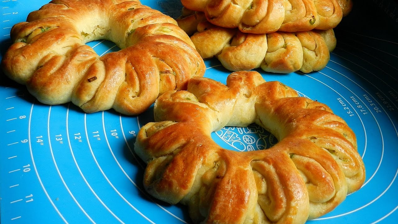 SCALLIONS WHEEL BREAD | No-Milk Savory Bread Recipe - YouTube