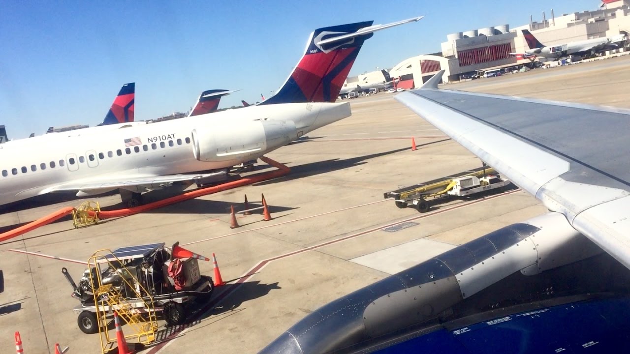 JetBlue A320 Pushback/Safety Demo in Atlanta - YouTube