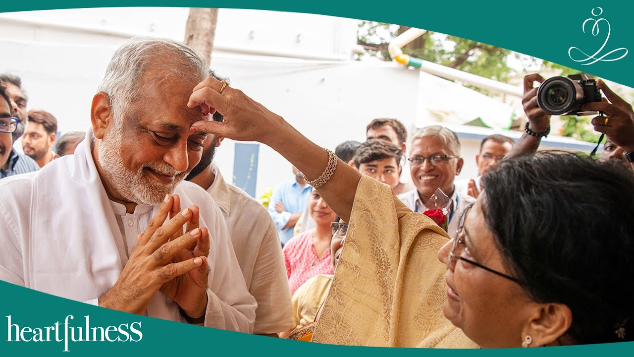 Daaji's Heartfulness Tour: A Journey of Love and Meditation - YouTube