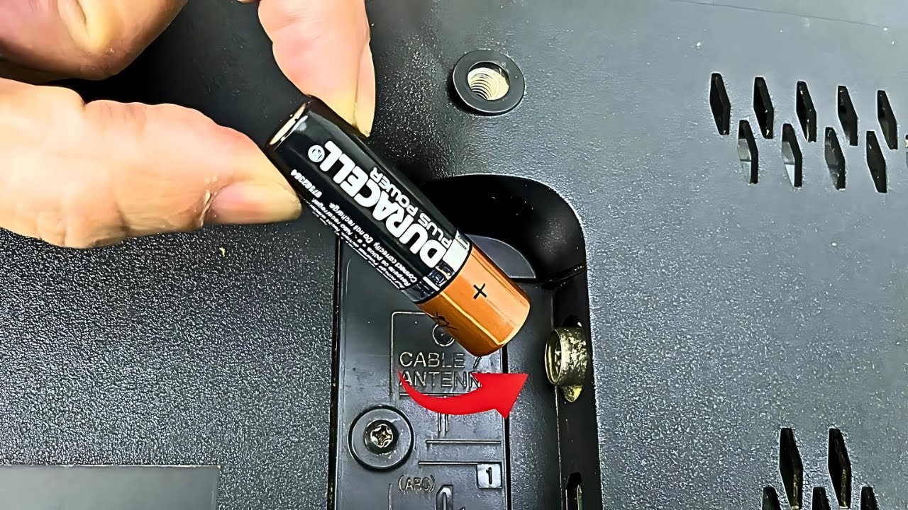 🔥Insert the Battery into TV and watch all channels over the world ...