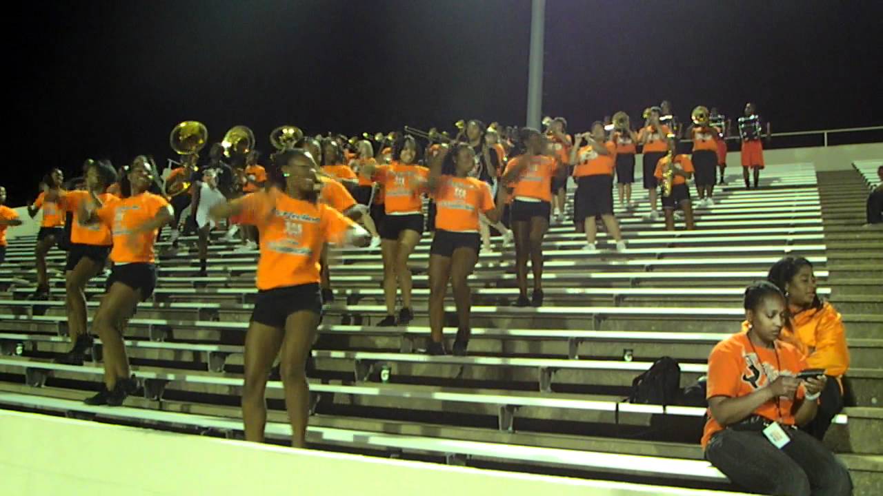 BTW band in stands fight song 9 29 11 - YouTube
