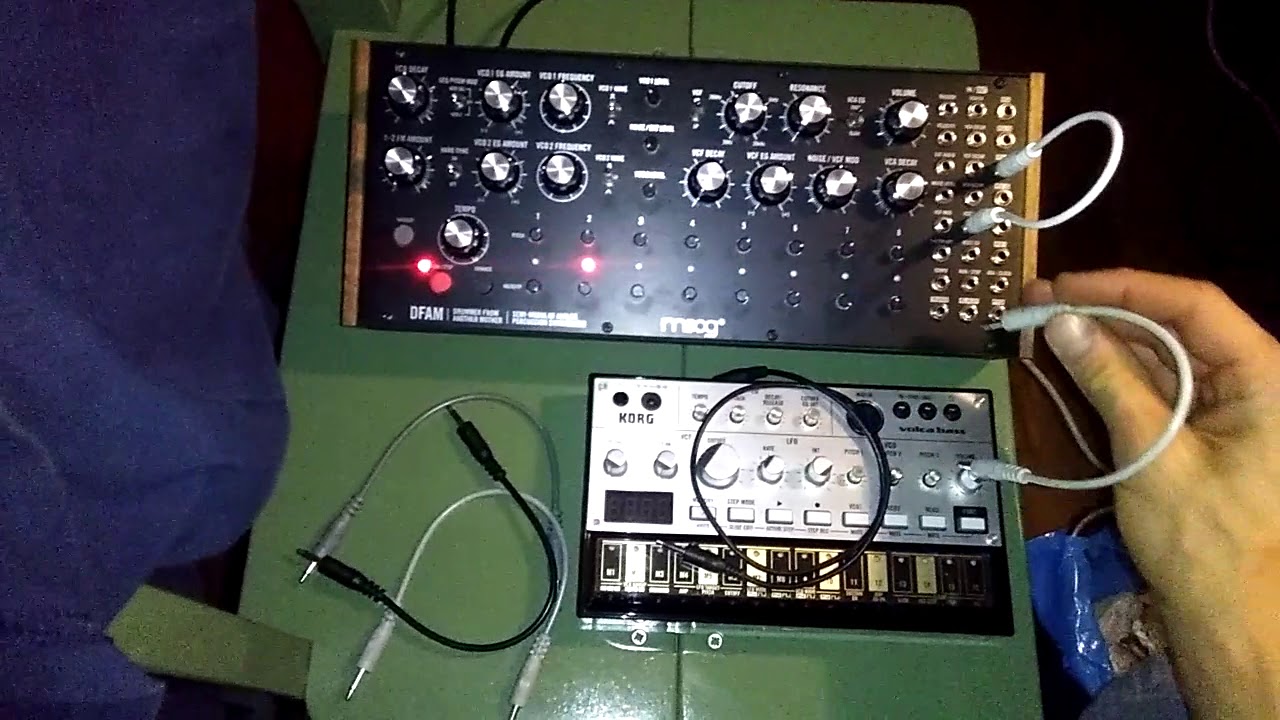 Moog Dfam patch "laser guns" - YouTube