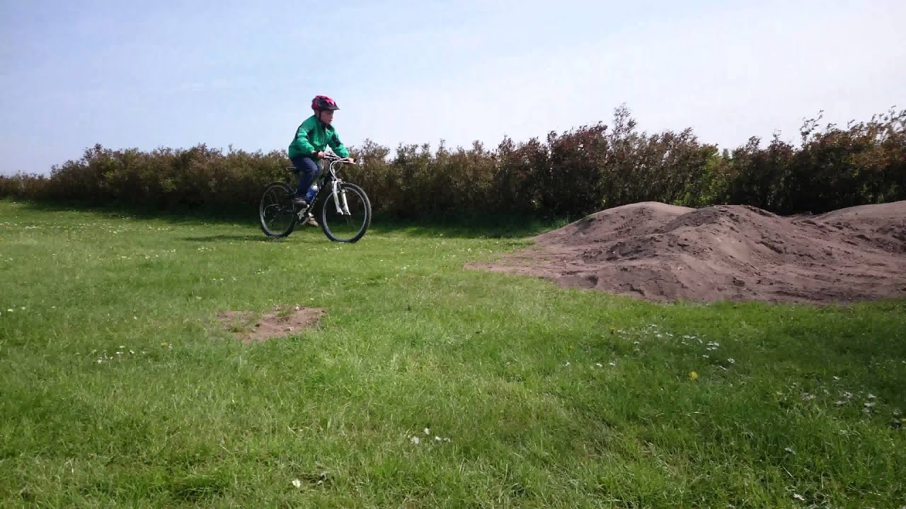 Marcus laver stort flyve hop - YouTube