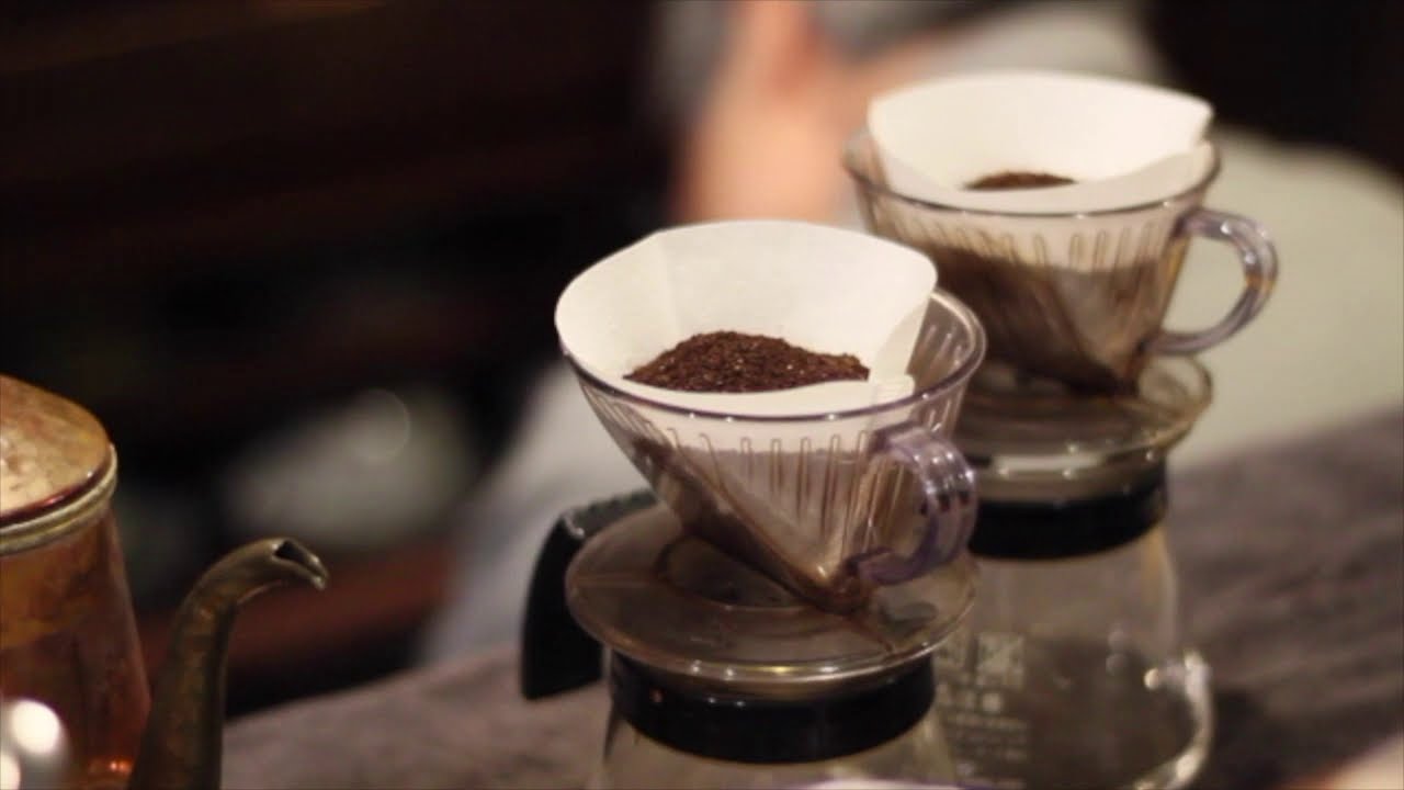 Traditional Cafe in Japan - 喫茶店 Kissaten - YouTube