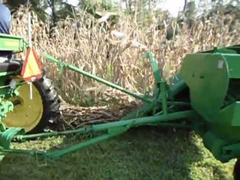 John Deere #18 one row corn picker - YouTube