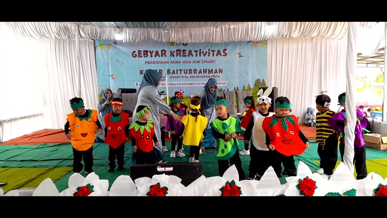 WALKING WALKING& A RAM SAM SAM - PAUD KELAS AL AMIN - YouTube