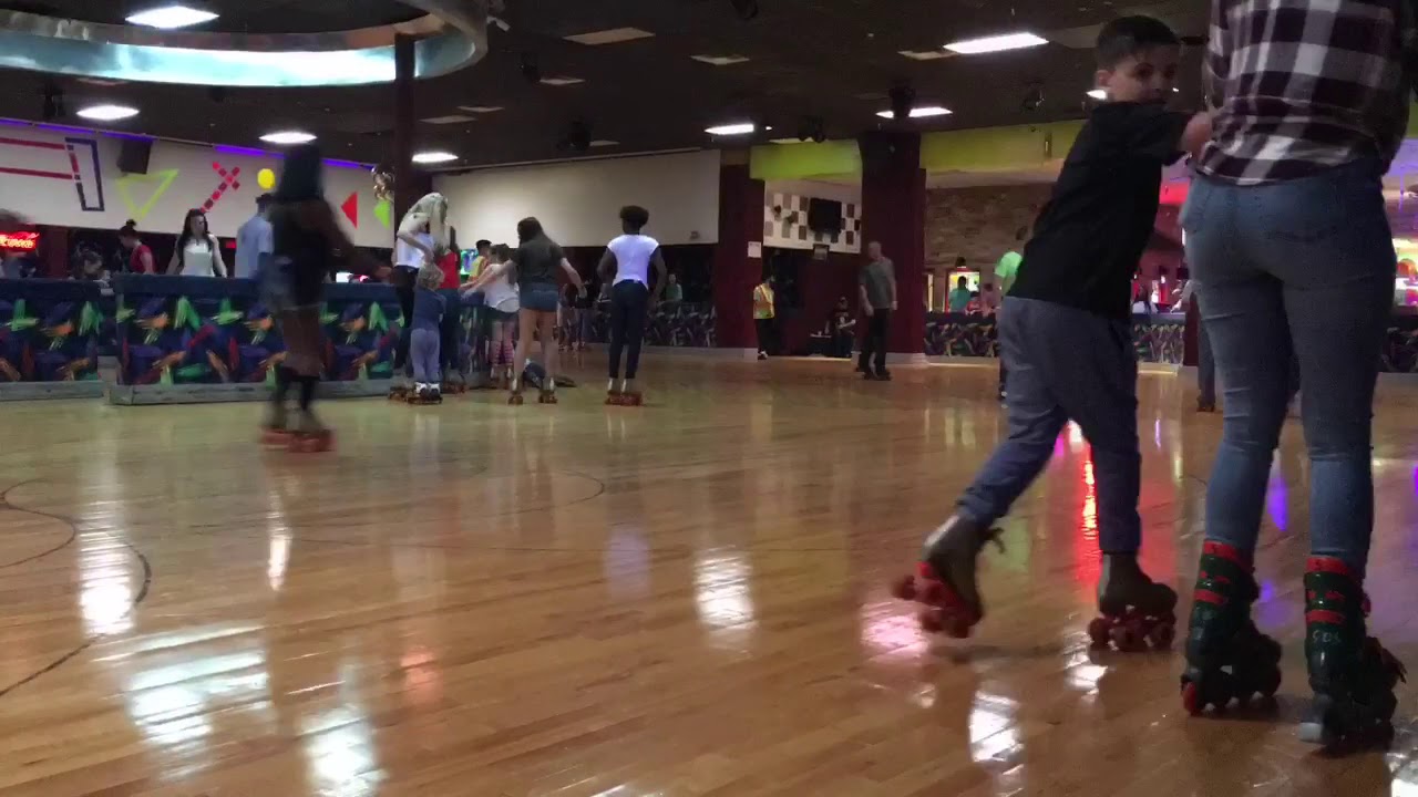 Miami Roller Skating !!! Winter Fun - YouTube