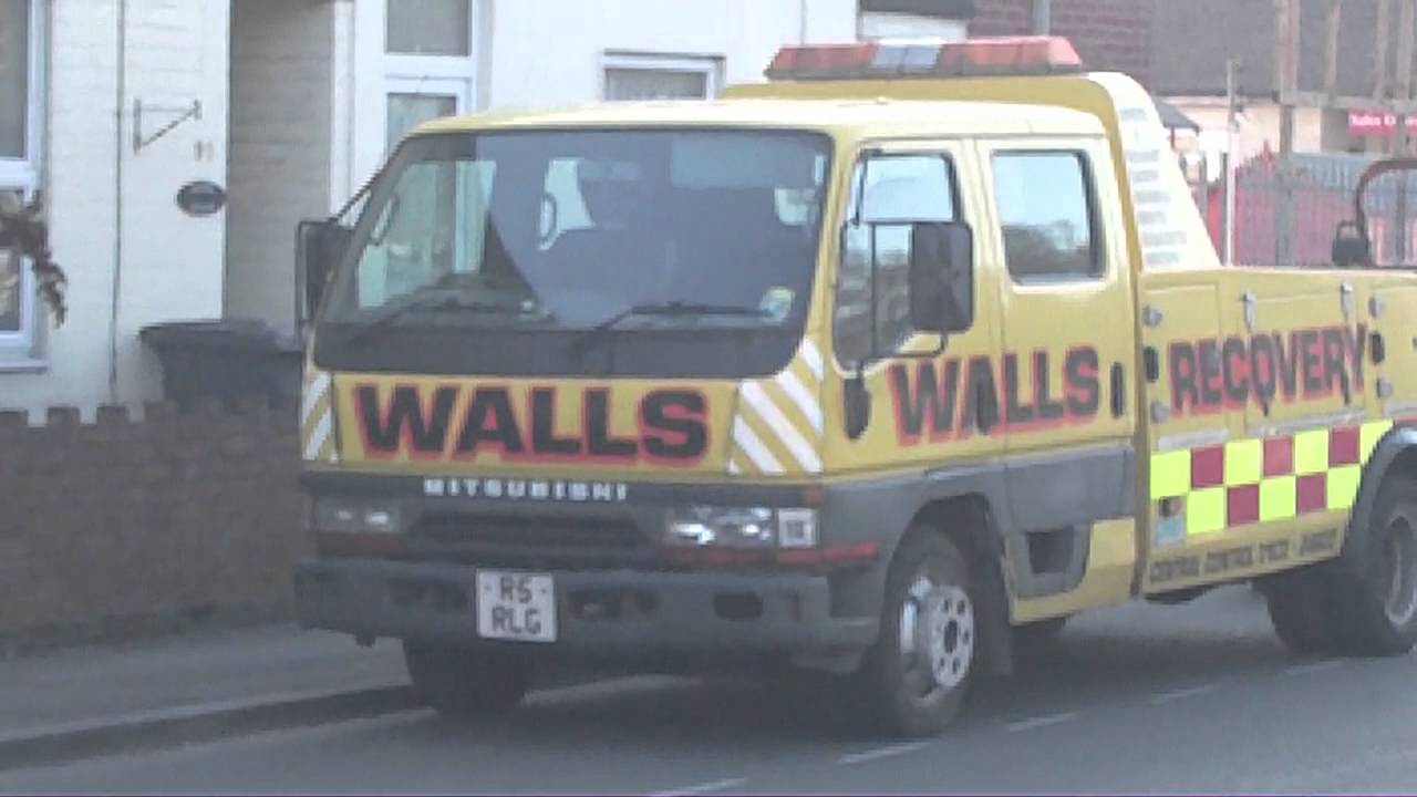 WALLS MITSUBUSHI RECOVERY TRUCK IN GLOUCESTER 290312.avi - YouTube
