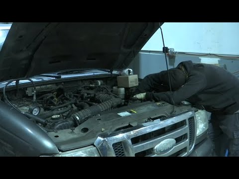 Car repair nightmare leaves woman holding $2,400 bill - YouTube