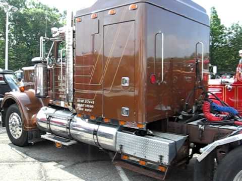 AUTOCAR AT-64F - YouTube