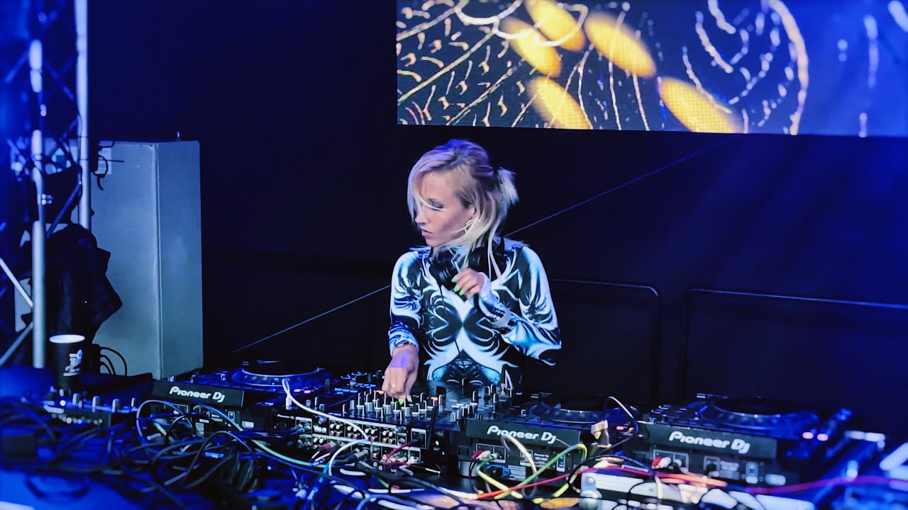 Lysa Chain @ In Deep Festival (Swiss) - YouTube