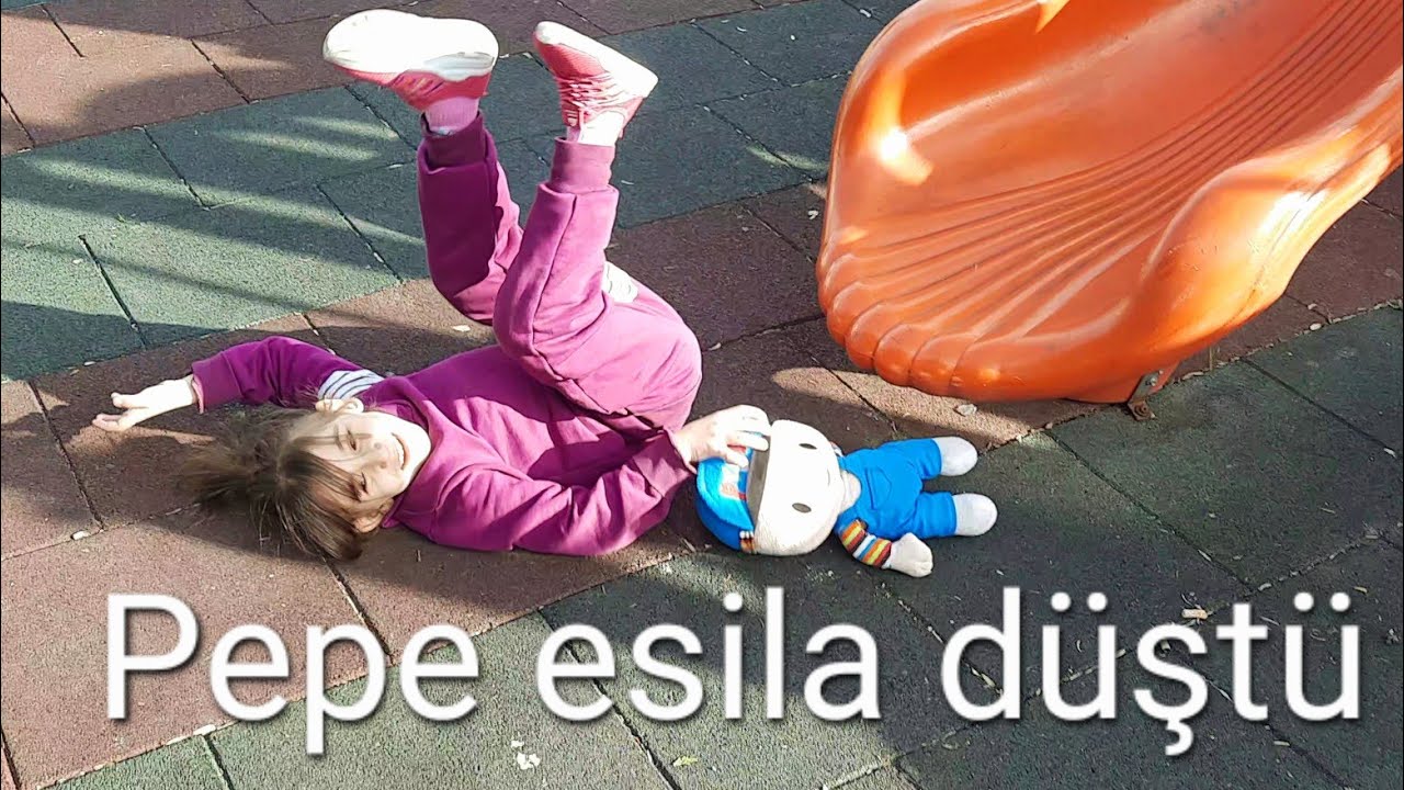 용암 탈출놀이 서은이의 방탈출하기 과 일 쿠션 파란천 놀이Making Pringles with elsa and Hulk ...