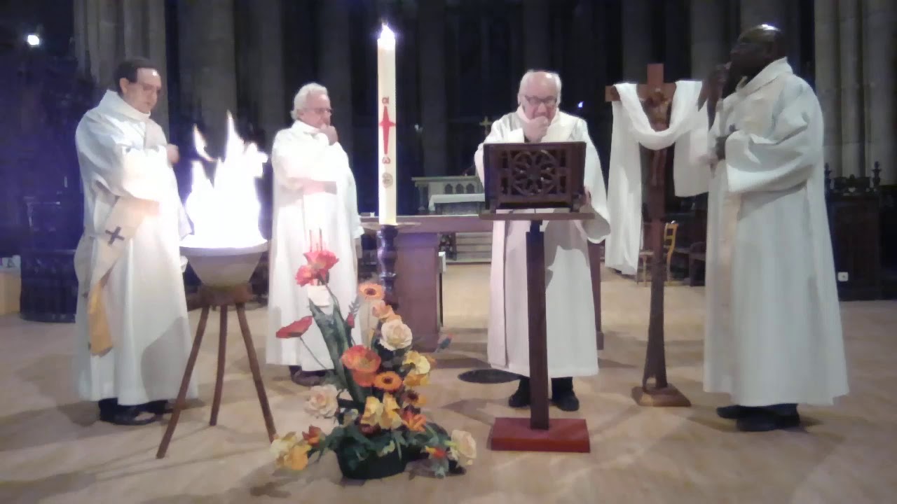 Le feu pascal - YouTube