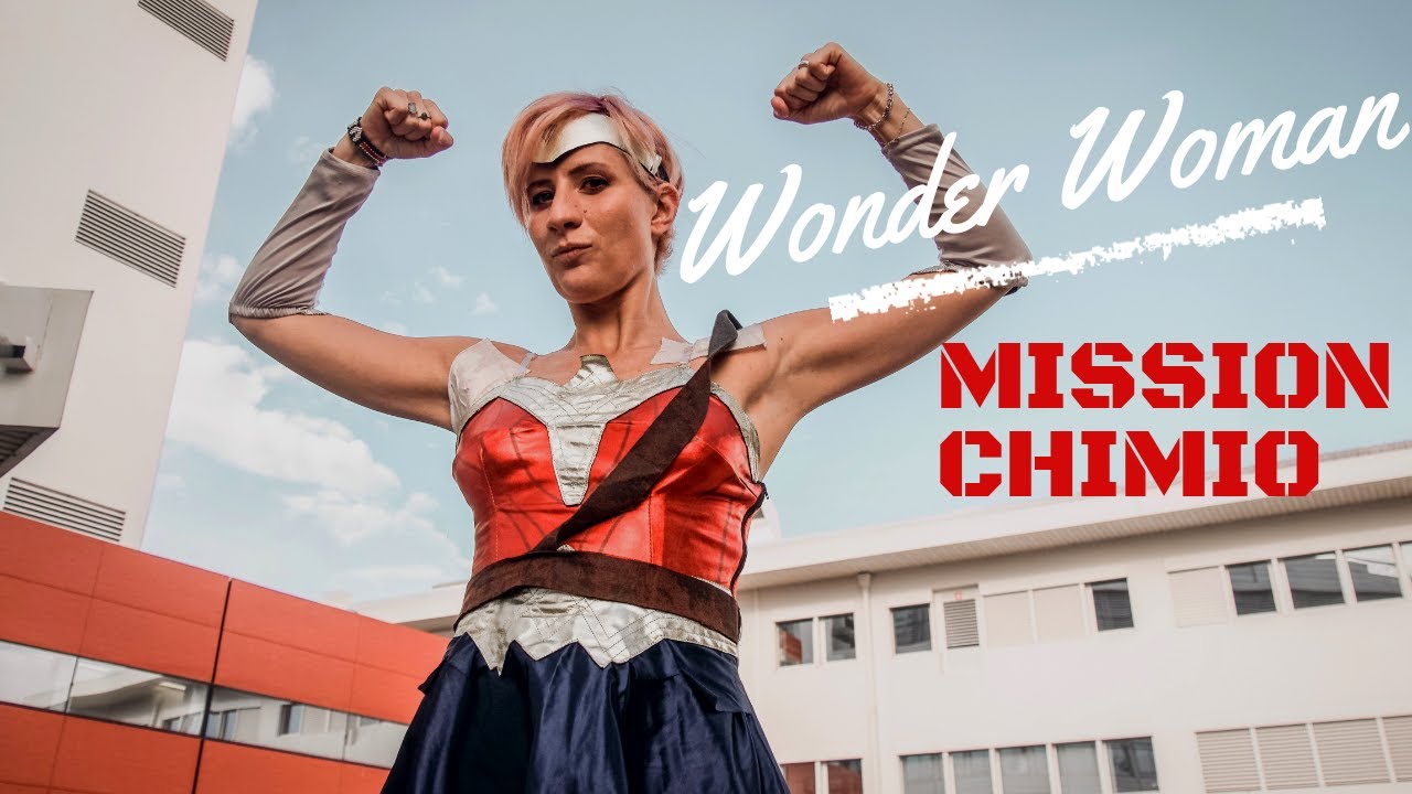WONDER WOMAN MISSION CHIMIO ! - YouTube