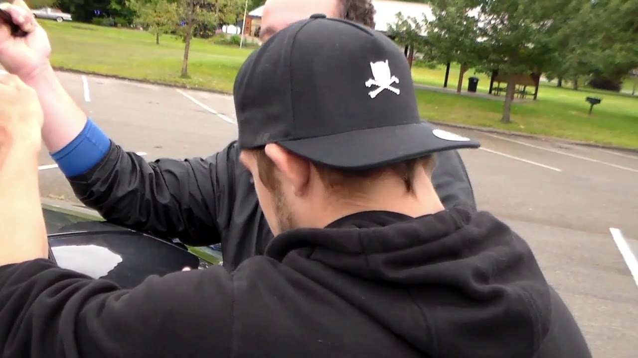 RYAN LOCK'S HIS KEY'S IN IS CAR.. (BLOOPER) - YouTube