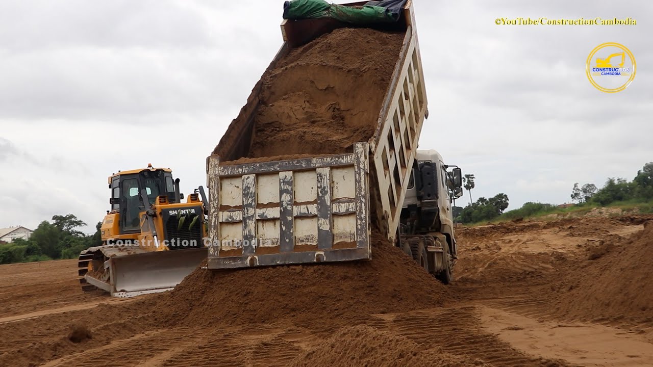 Bulldozer Dump Trucks Excavator Working Moving sand - YouTube