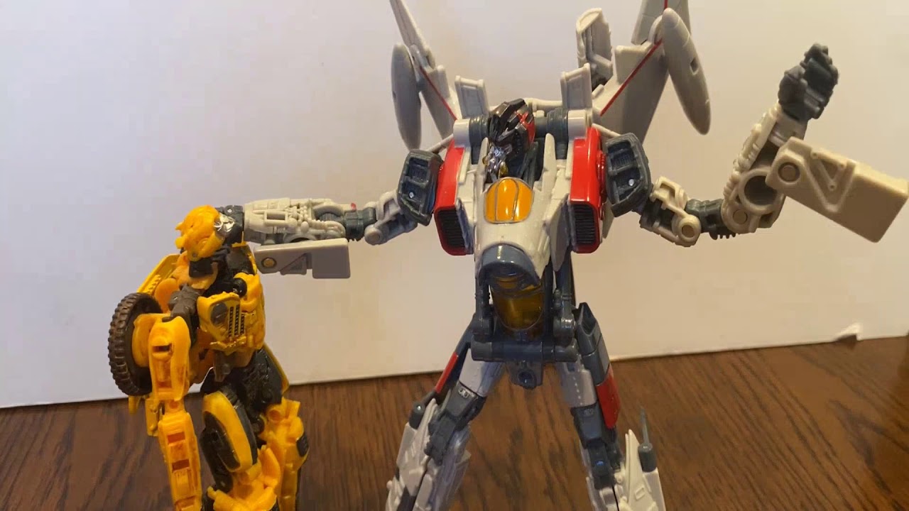 Bumblebee vs blitzwing stop motion - YouTube