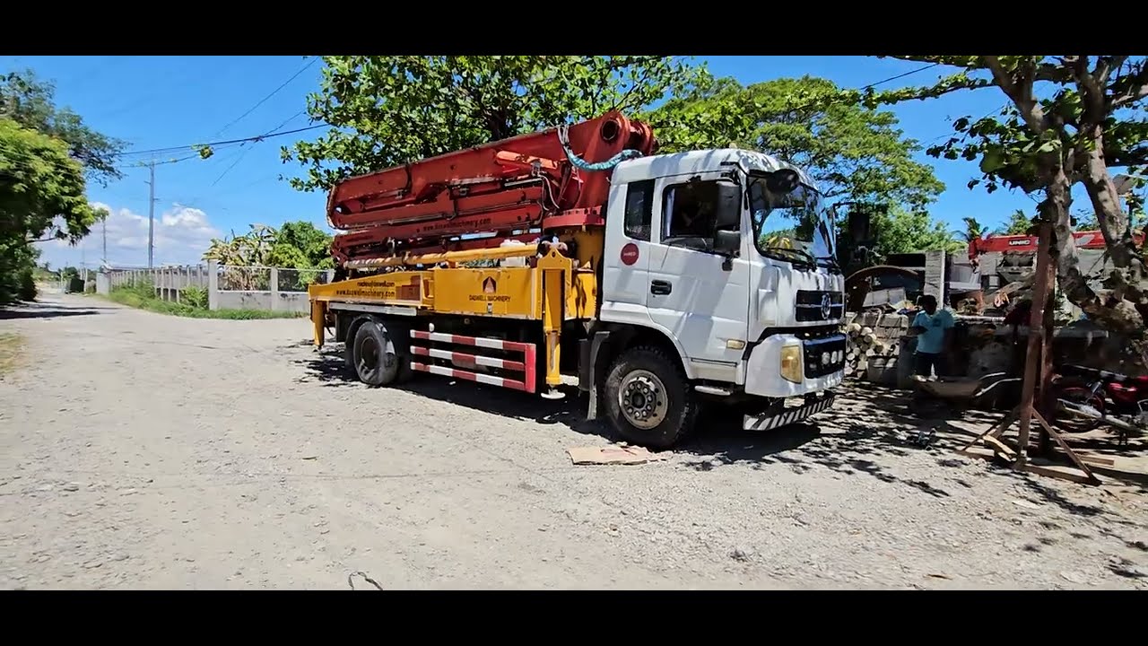 Dongfeng YC6, 35 Meters Boom Type Pumpcrete Walkaround - YouTube