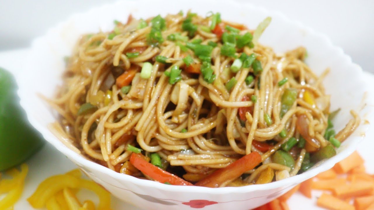 Veg Chowmein | Vegetable Chowmein Recipe | Street Style Veg Chowmein ...