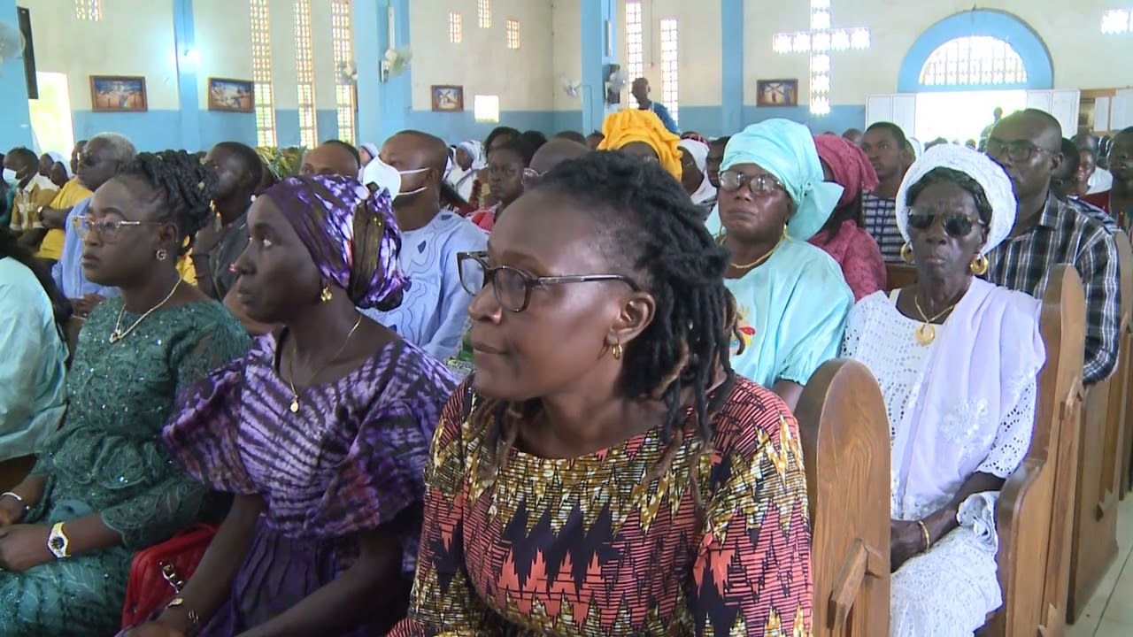 PROFESSIONS TEMPORAIRES ET PERPÉTUELLES CHEZ LES FRÈRES DE SAINT ...