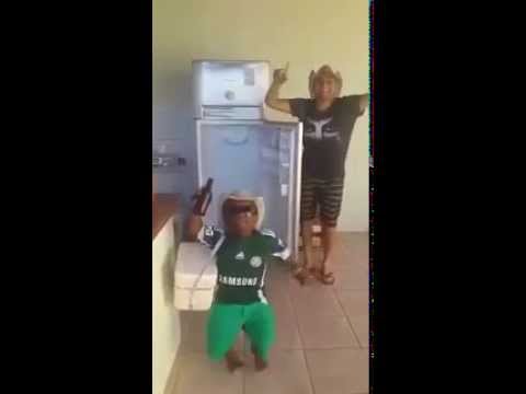 LOOOL - Refrigerator and dwarf (very funny) - YouTube