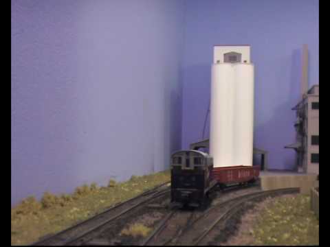 Atlas N scale CB&Q GP30 #942 - YouTube