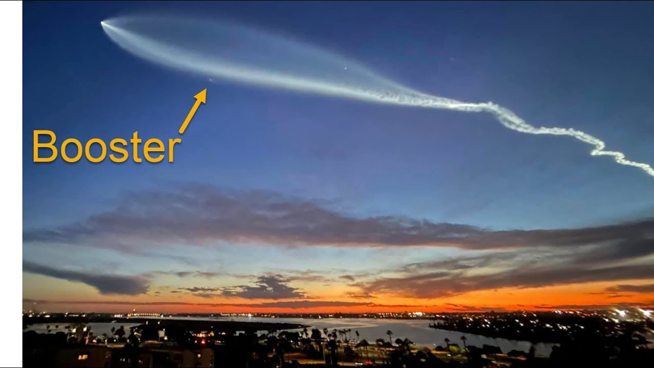 Falcon 9 Sunset Backlit Launch (4K!) passing over San Diego w/ Booster ...