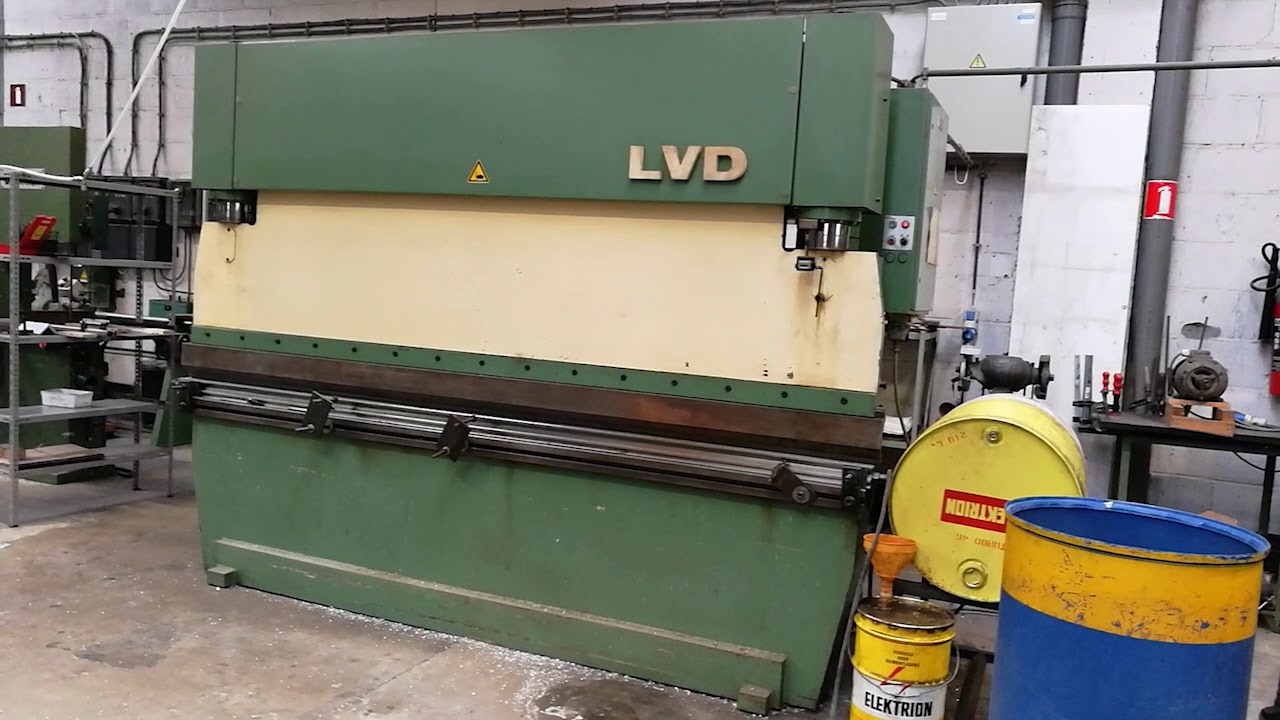 LVD PP 70/25-30 Bending Machine (1975) - YouTube