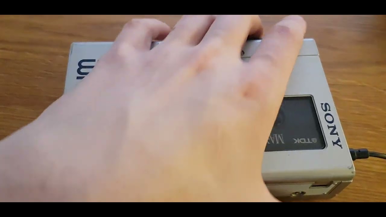 Sony walkman WM-4 Test - YouTube