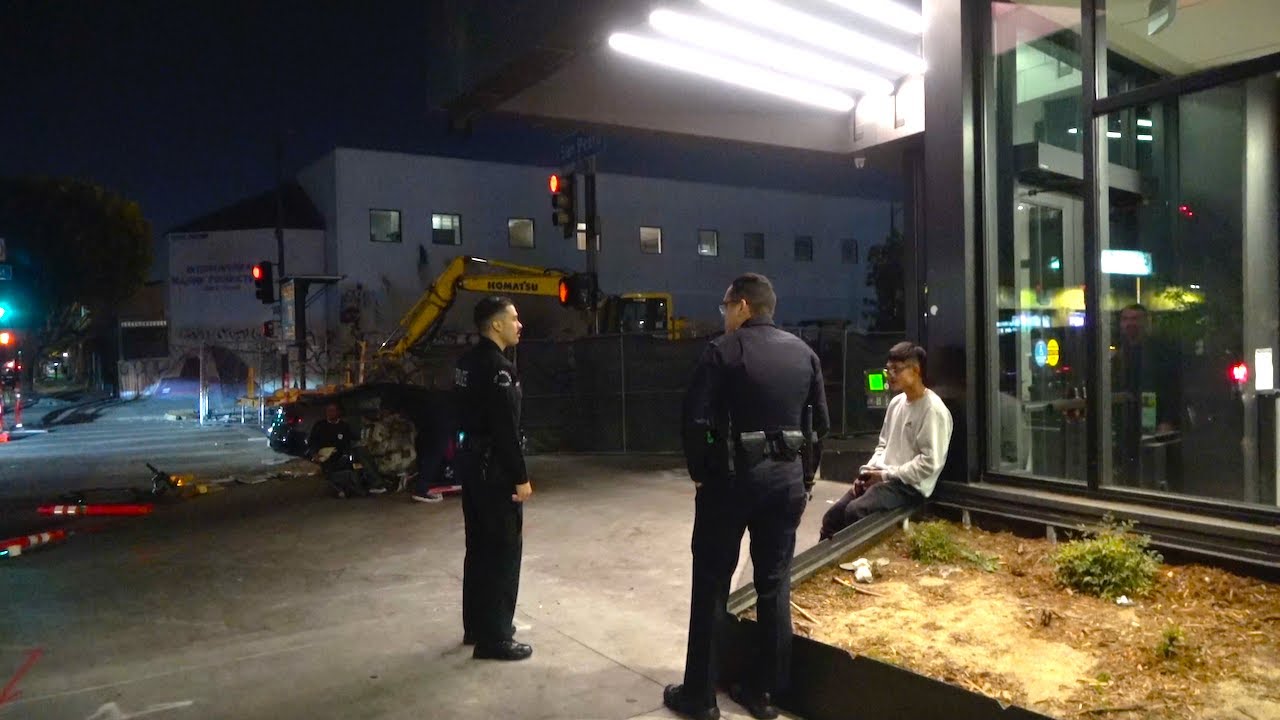 GUY CRASHES HIS VEHICLE/LAPD COOL OFFICERS - YouTube