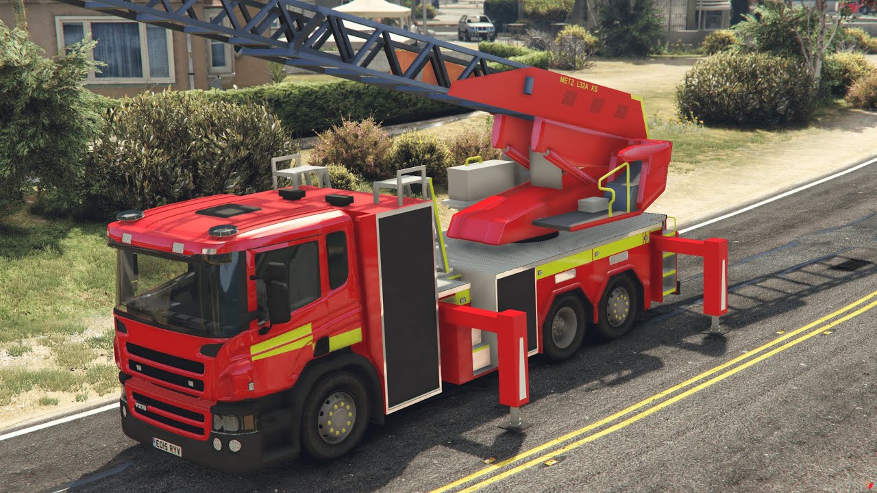 British Ladder Truck Showcase [Free FiveM Resource] - YouTube