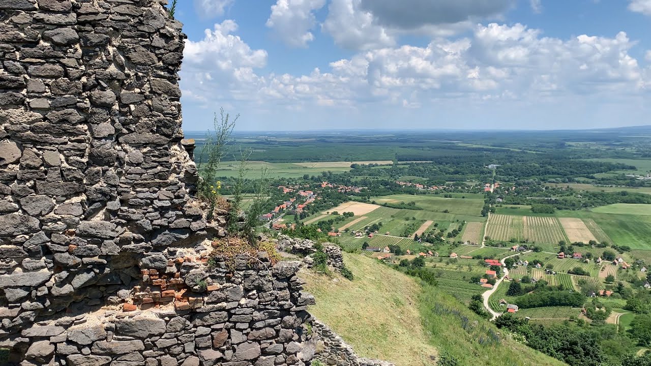 Megkezdődhet a somlói vár turisztikai felújítása - YouTube