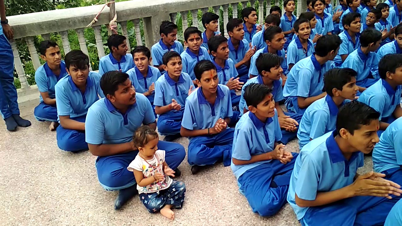 Swaminarayan gurukul chital - YouTube