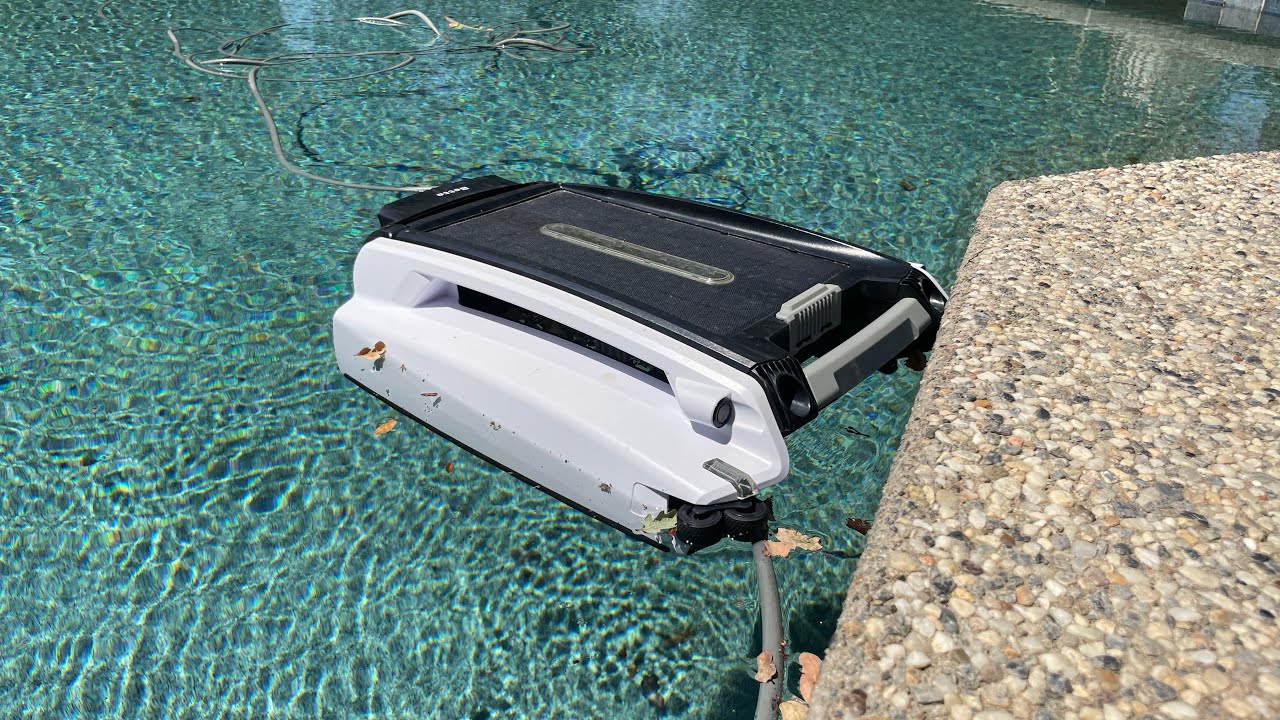 Wireless Pool Robot: Pooli Reviews Betta SE Solar-powered Robotic Pool ...