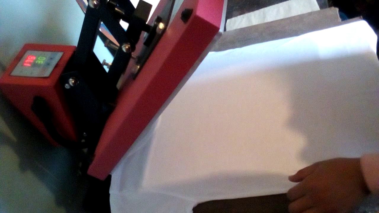 How to use 2 colour htv - YouTube