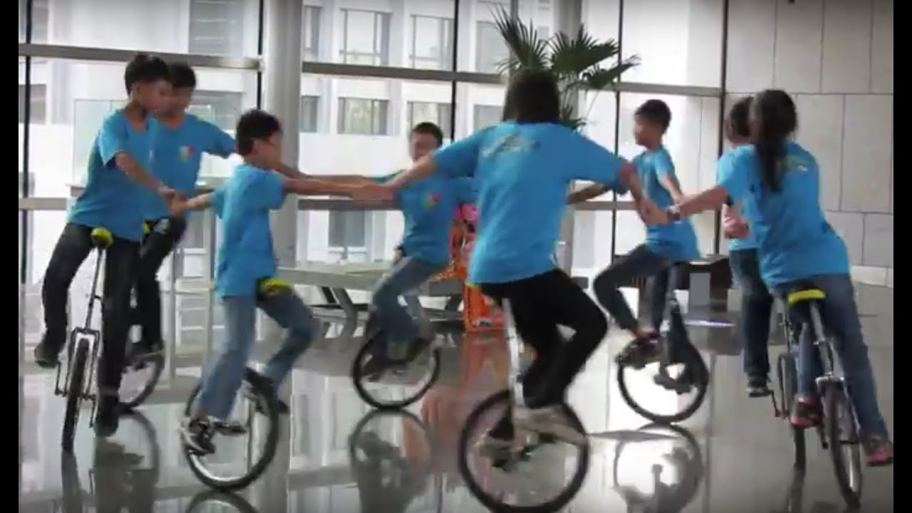 Cool Unicycle Performance by Kids in Taiwan - YouTube
