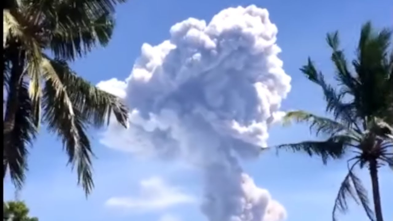 Check out this super cool footage of an erupting volcano! - YouTube